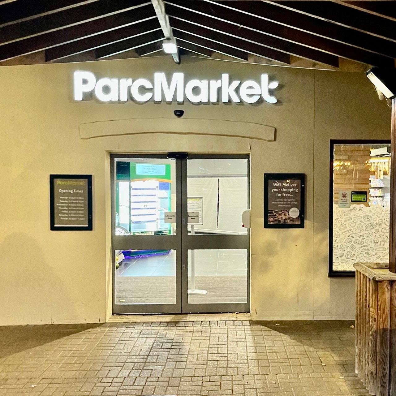 Dine in, or eat out? Center Parcs dinner plans put to the test - Parcs Life